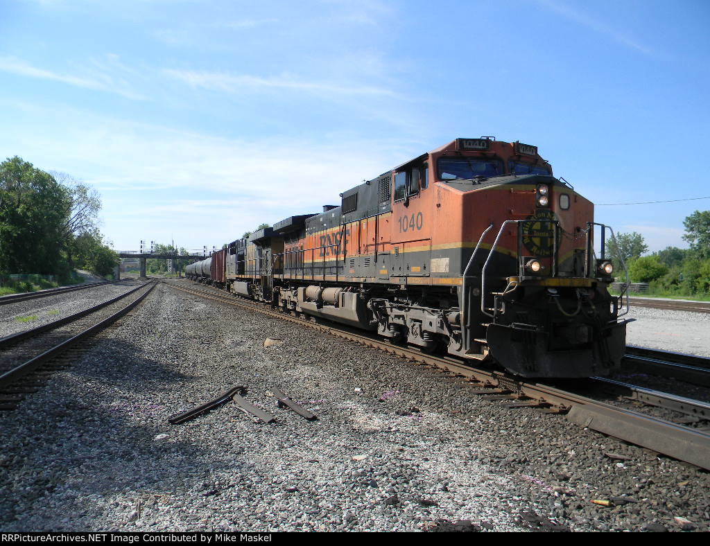 BNSF 1040